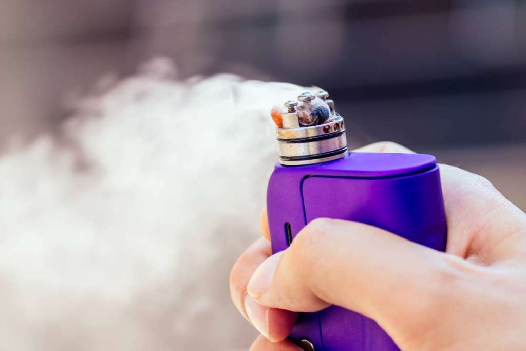 Why Vaping Is So Popular Among Teenagers - In The World News